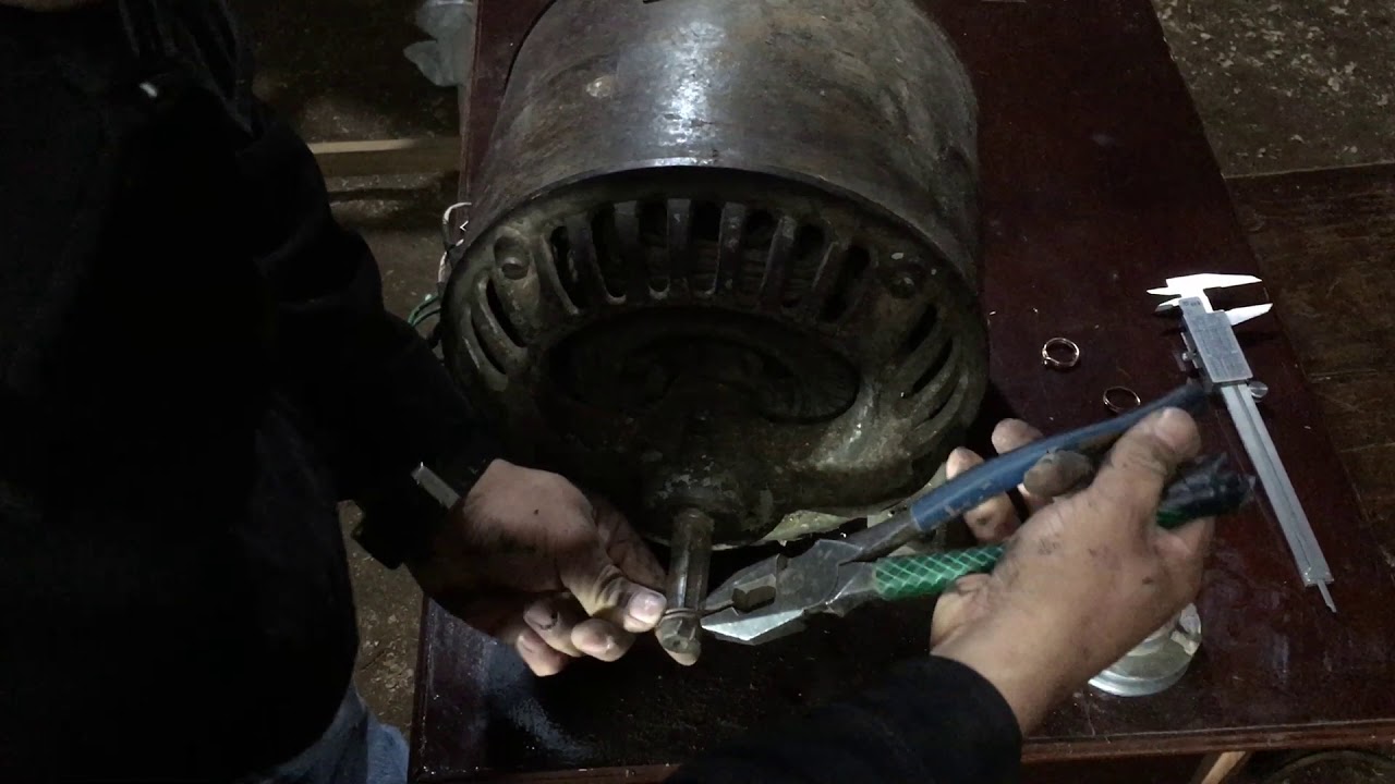 Una manera sencilla de tomar la medida de la flecha de un motor - YouTube