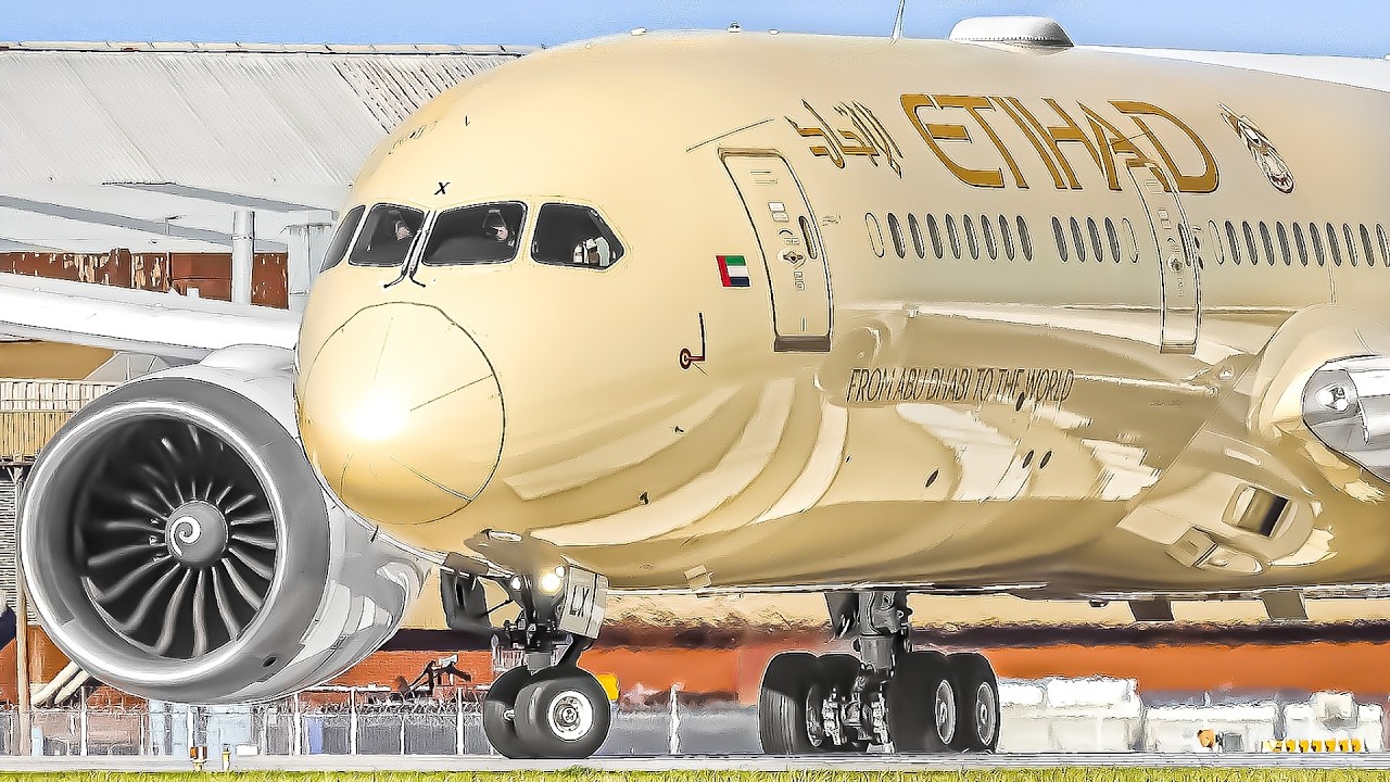 ️ 50 SUPER CLOSE UP TAKEOFFS 🇦🇺 Melbourne Airport Plane Spotting ...
