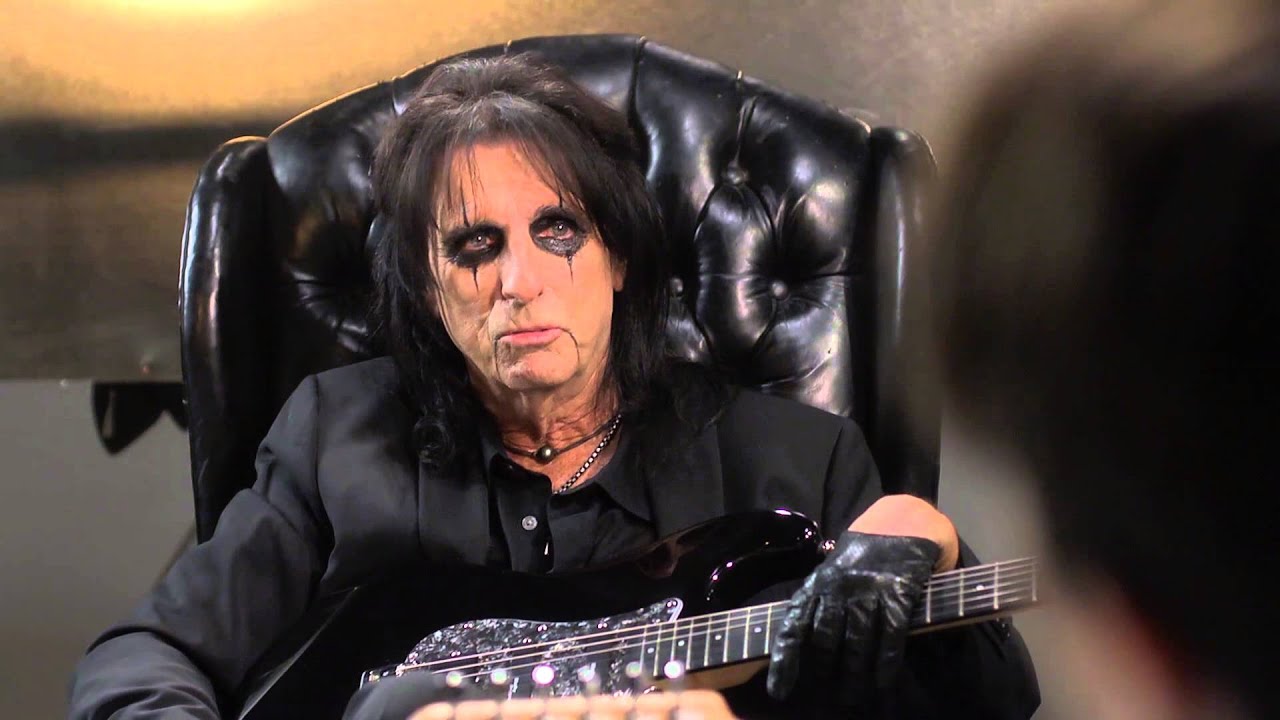 Behind the Scenes with Alice Cooper - Keith Moon - YouTube