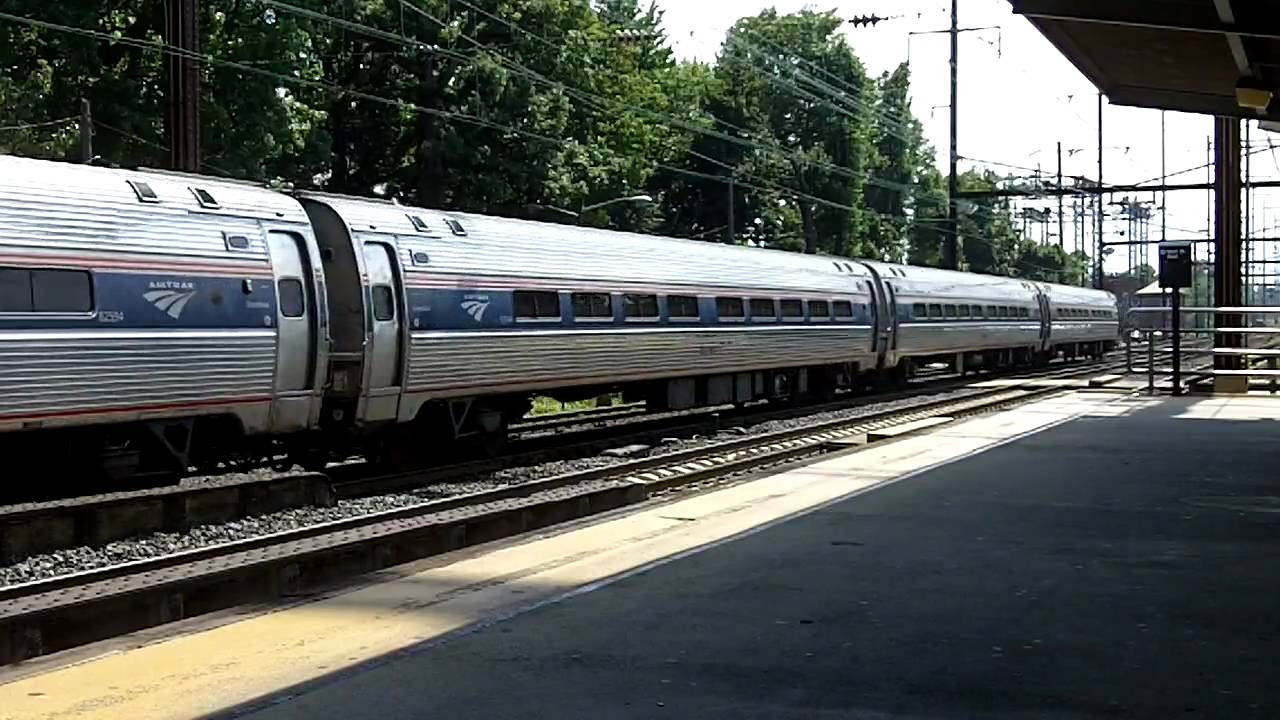 Metuchen Railfanning 7-15-10: Amtrak HHP 653 Regional - YouTube