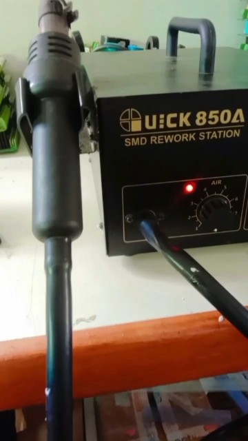How to Desolder SMD IC with SMD Rework Soldering Station #shorts # ...