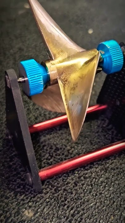 Sharpening and balancing a RC Boat Prop - YouTube