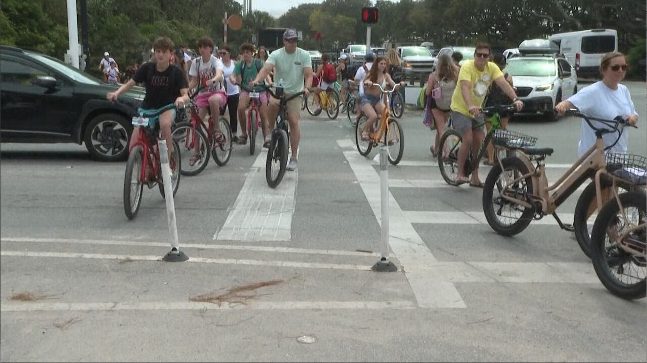 Recent deadly bike wreck sheds light on cyclist safety - YouTube