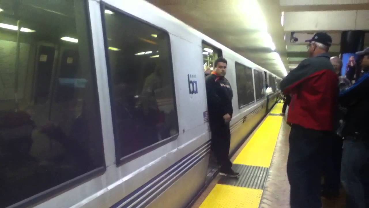 BART Powell station - YouTube