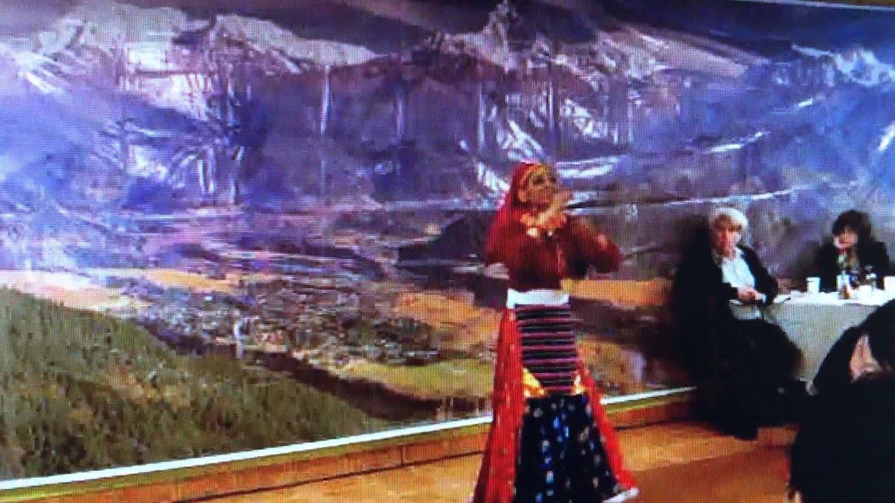 Tuna ra Damfu bajaudai, Nepali folk dance. Choreographer and Dancer ...