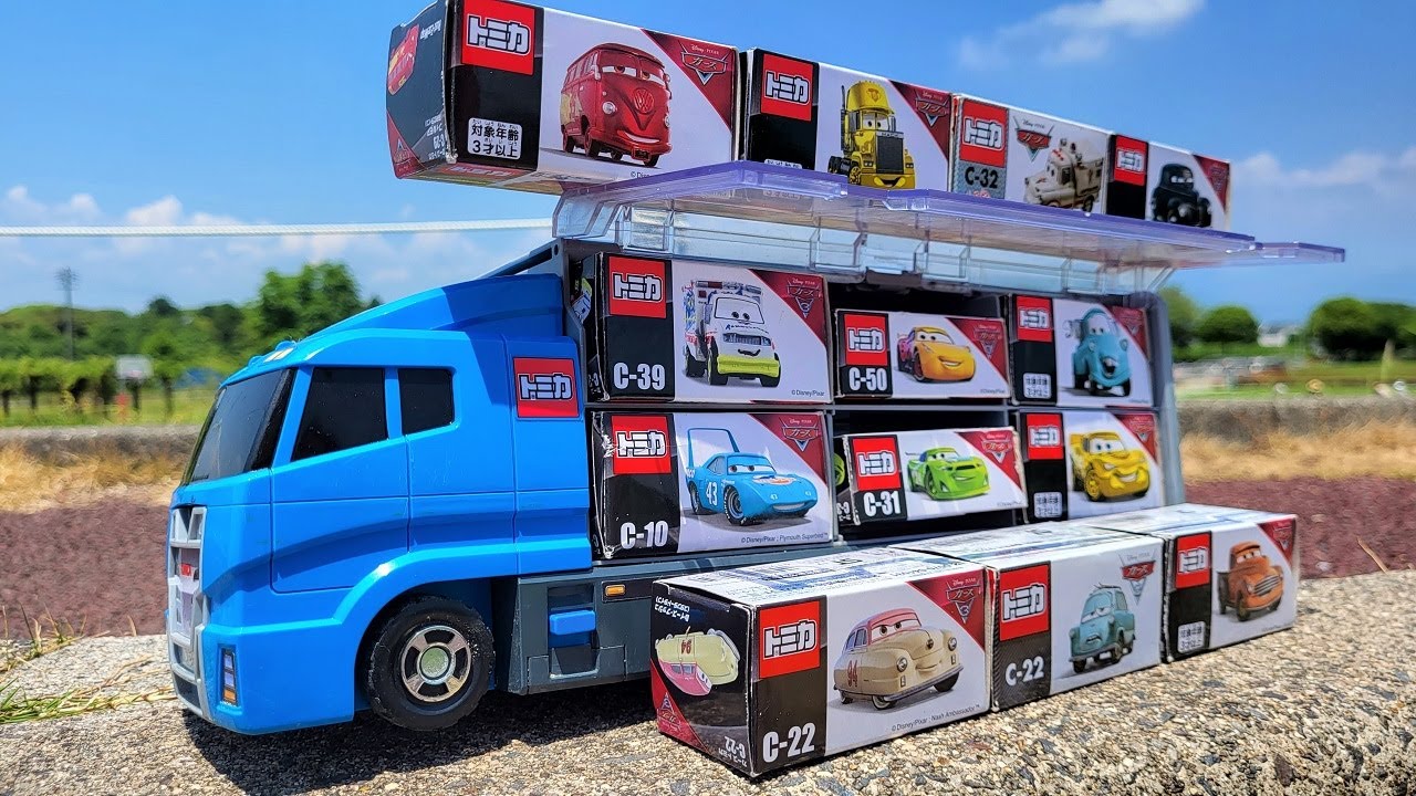 13 Box Cars Mini car ＆ Blue Big Truck | Park with fountain - YouTube