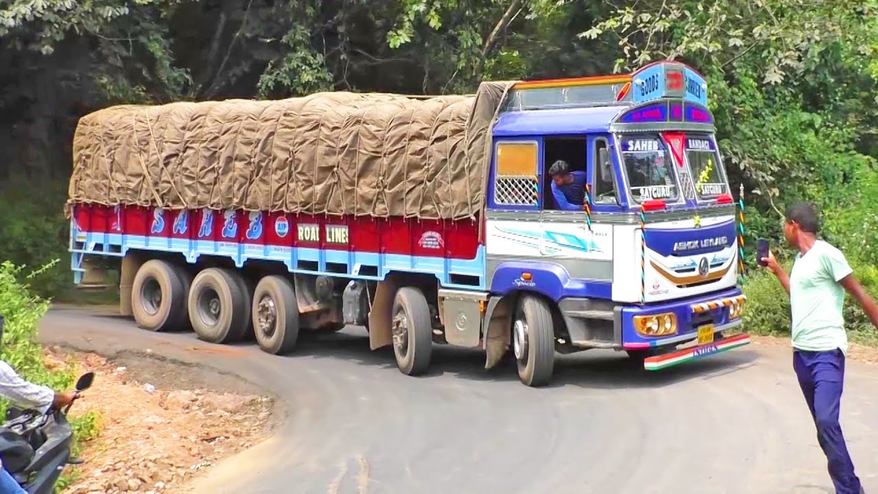 Ghat Road : ASHOK LEYLAND CLIMBING Heavy Loaded Truck 14 Tires Lorry ...