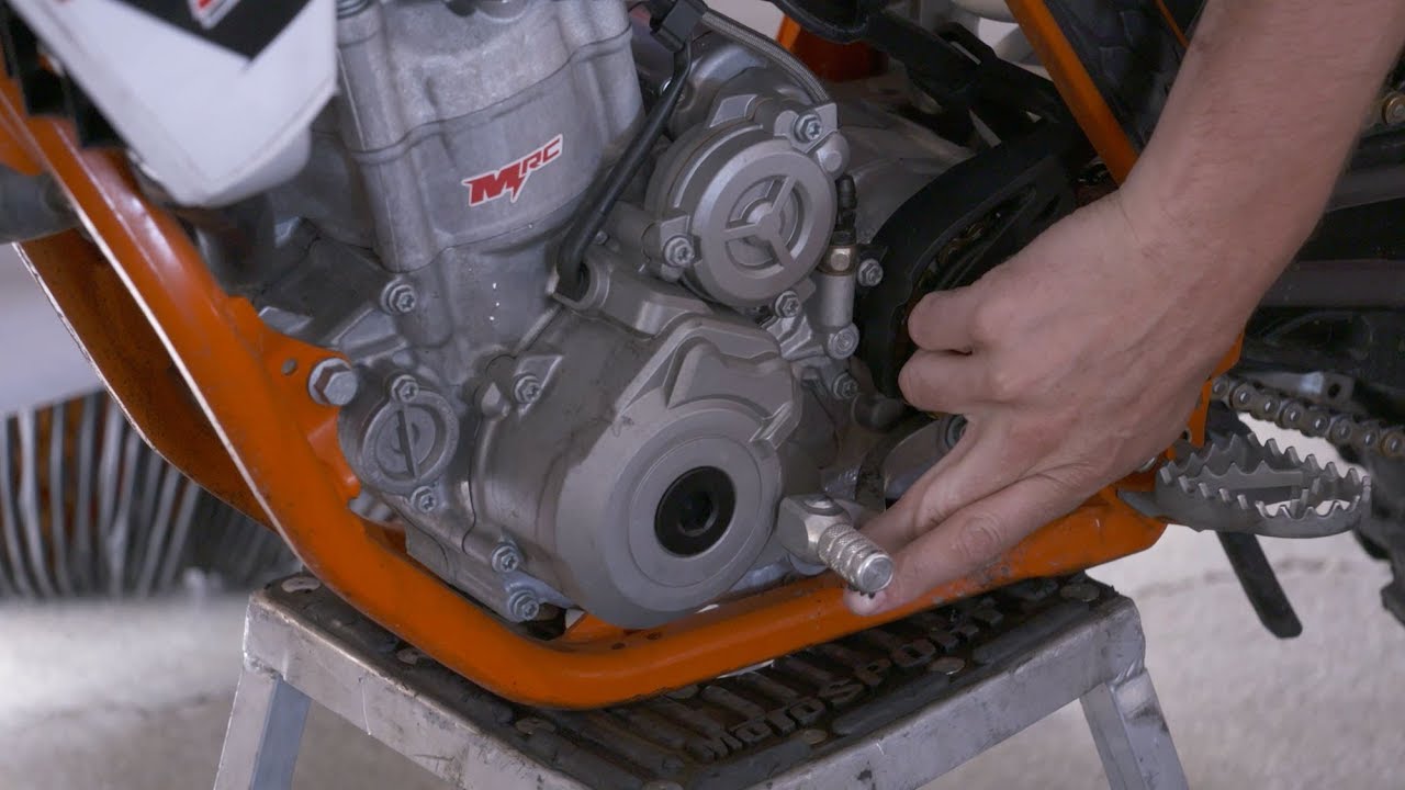 Bilko's Dirtbike Is Built to Fly | Nitro Mechanics - YouTube