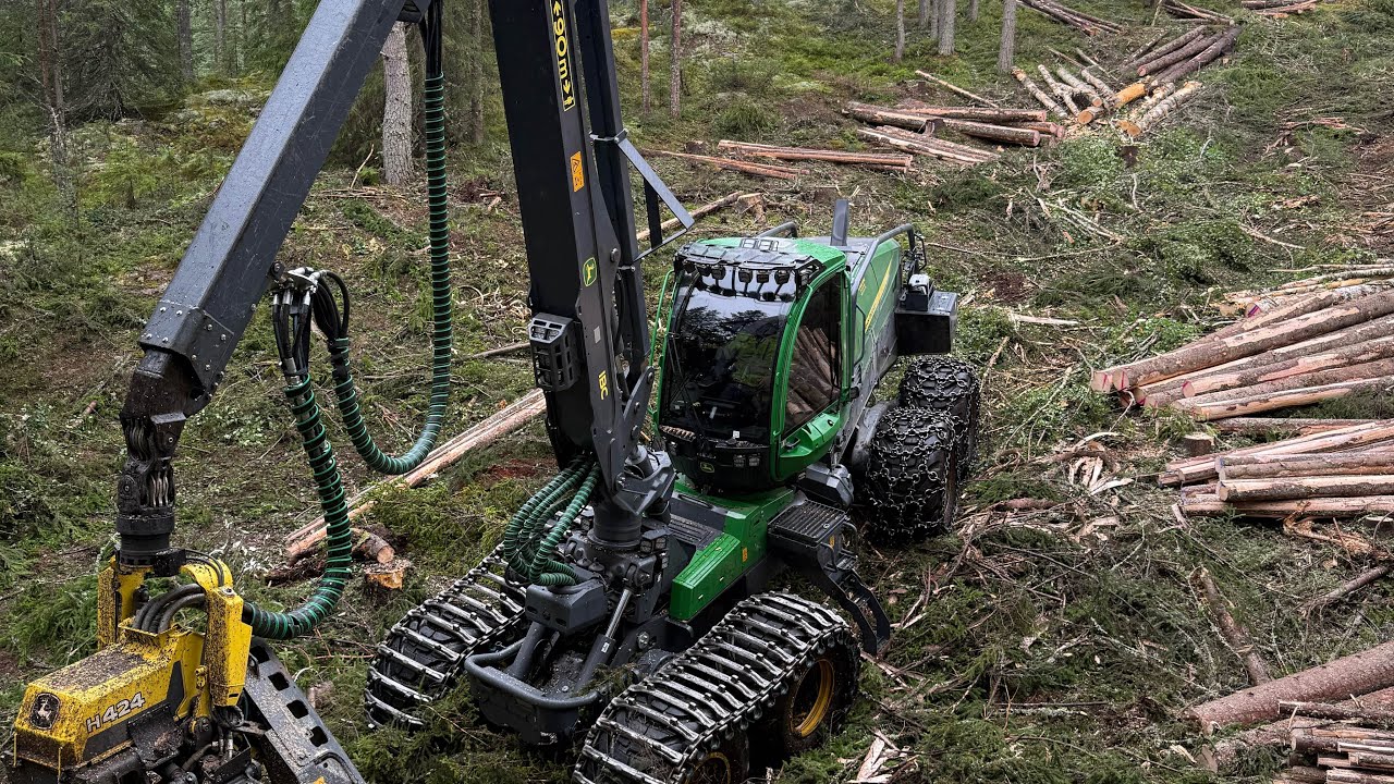 John Deere 1270H logging in Norway - YouTube
