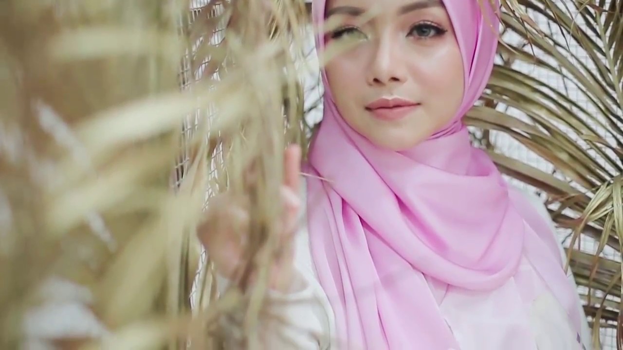 MF Shawls by Mira Filzah Raya Collection Sea Creature ( Teaser ) - YouTube