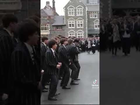 Kraliça üçün şaxsey-vaxsey.