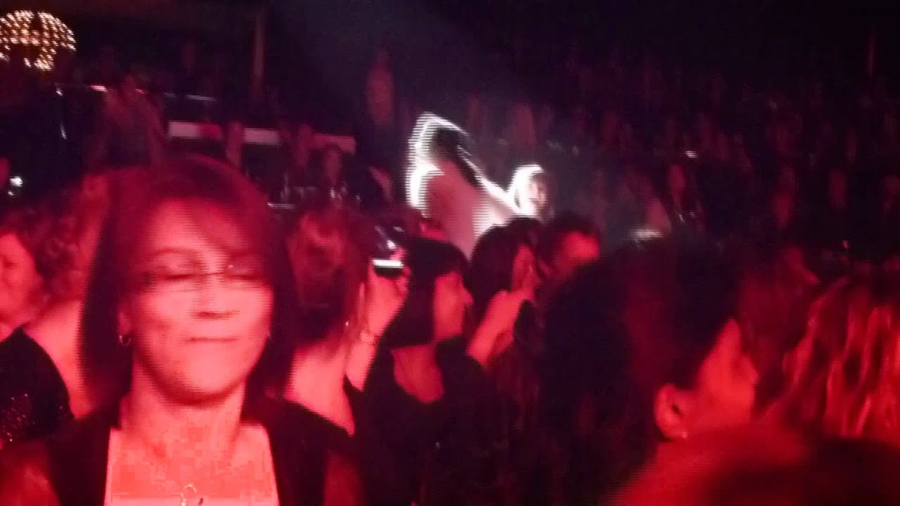 Kenny Wizz as Michael Jackson BLACK OR WHITE - YouTube