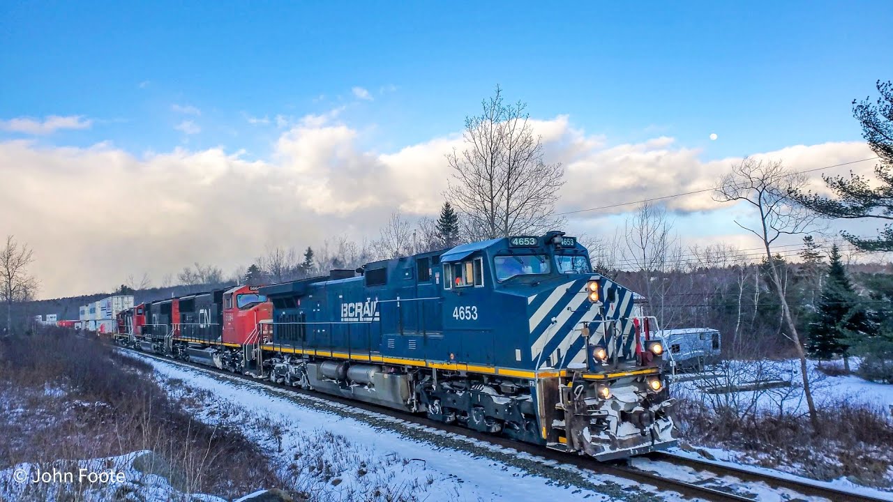 BCOL Leader! BC Rail 4653 Leads CN 120 Through Windsor Junction. - YouTube