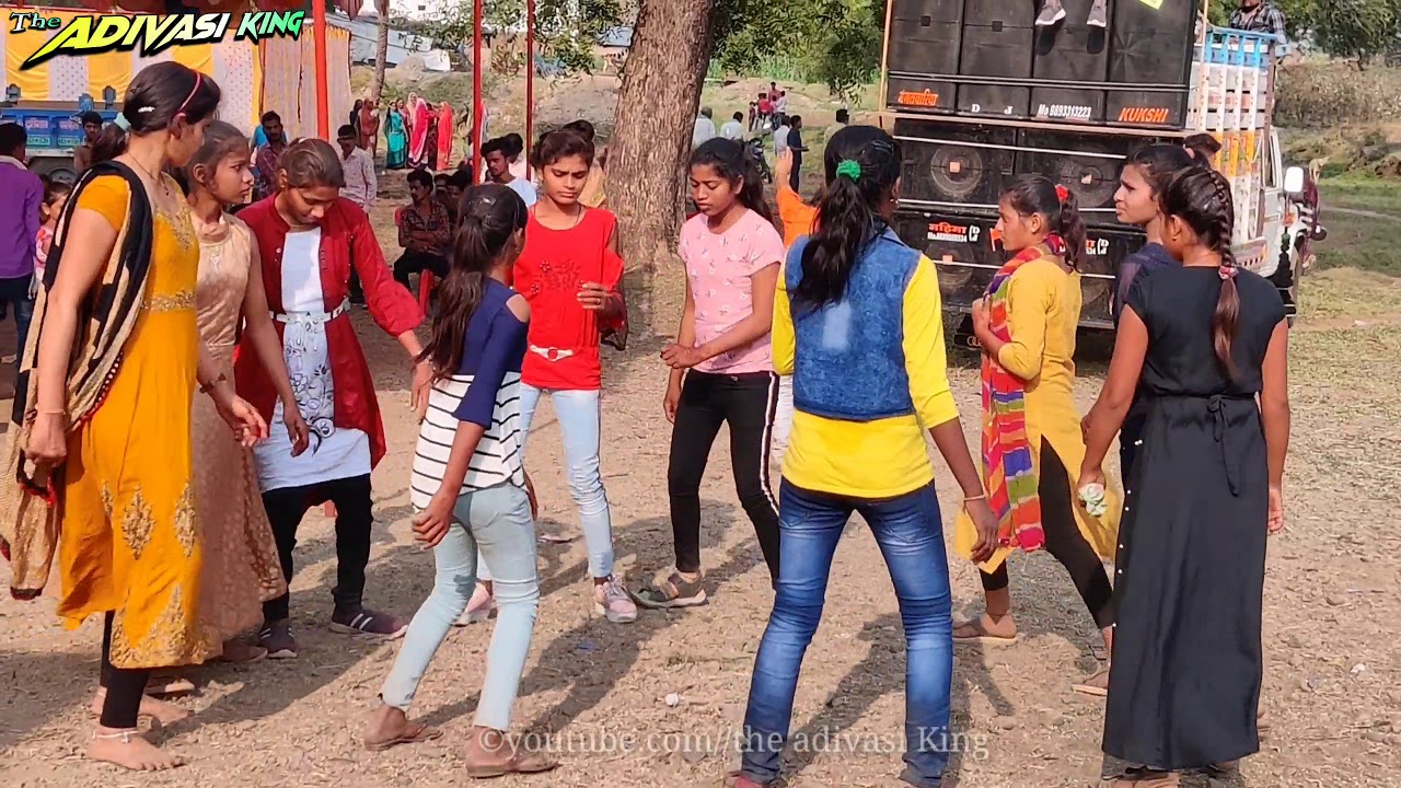 आयनी थारो कंदरो झलर वलर कमर छावी रयो //janu tharo kandaro // adivasi ...