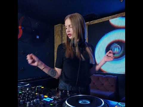 Xenia Meow - Live @ DJanes.net 21.12.2018 - YouTube