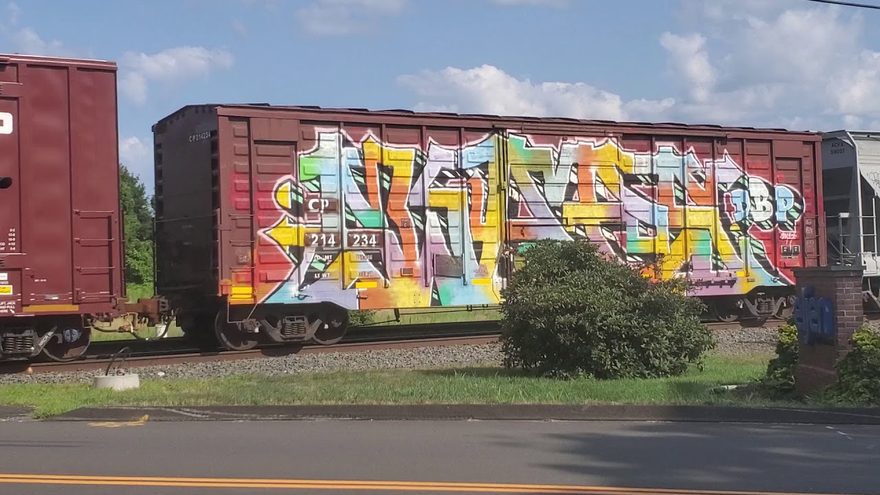 Meadow Rd crossing Windsor CT - YouTube