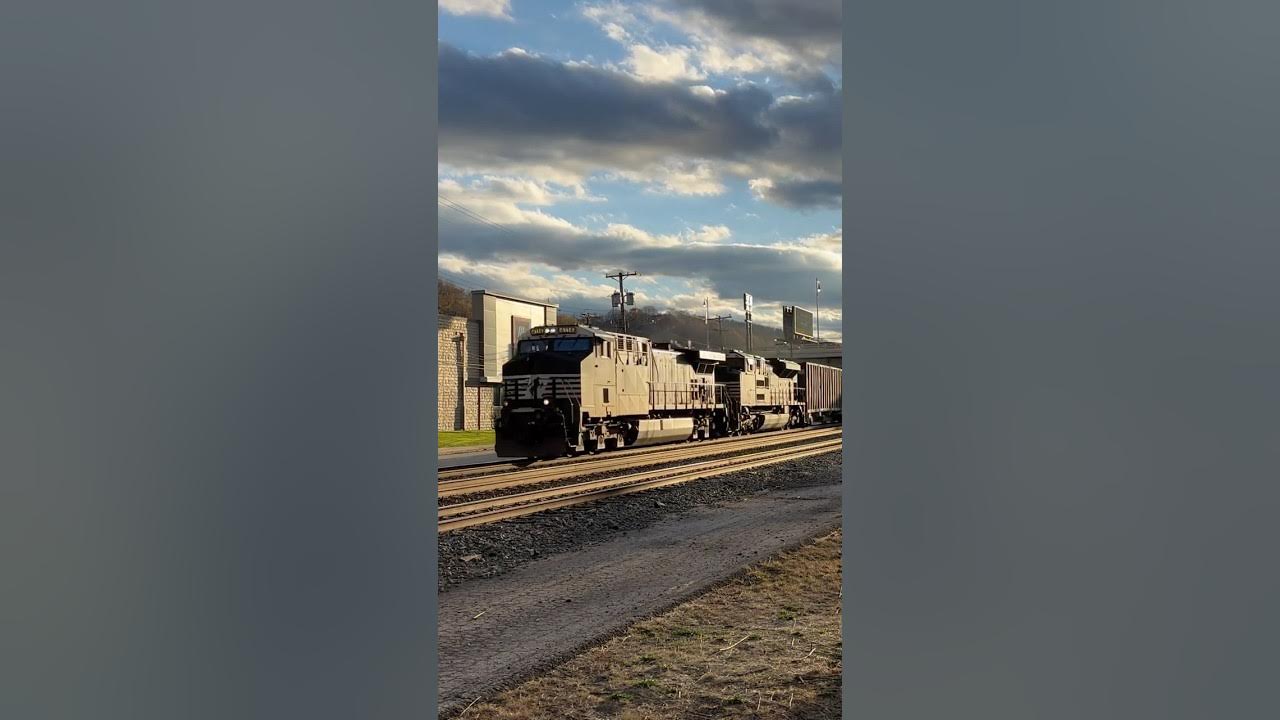 NS 4114 with a beautiful Doppler! #train #railroad #norfolksouthern #railfan - YouTube