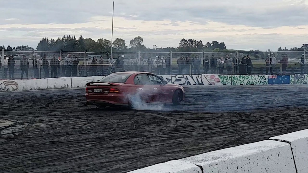 Power Cruise #69 VT 3.8 Commy Skid - YouTube