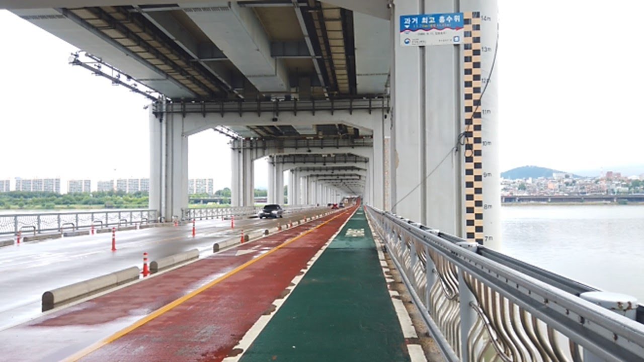 【4K】 Walk Seoul Korea - 비온 날 한강 가기3 (잠수교) | Han River on a Rainy Day 3 ...