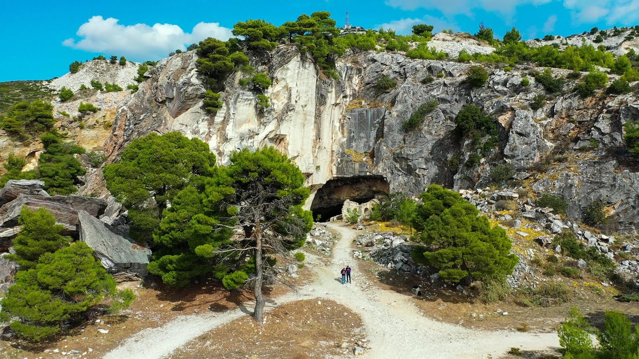 Το μυστηριώδες σπήλαιο της Πεντέλης (Νταβέλη), (Daveli's cave) Drone 4K ...