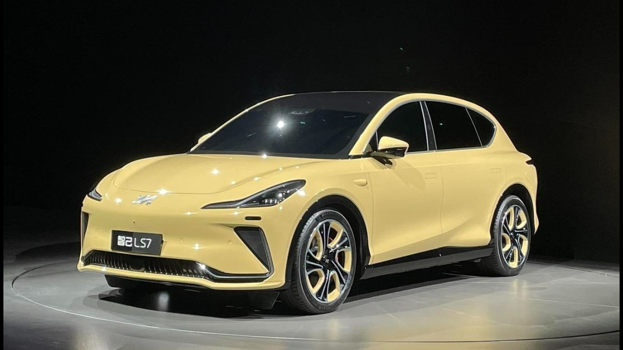 IM ZhiJi L6: Unveiling China's High-Tech Luxury Electric Sedan - YouTube