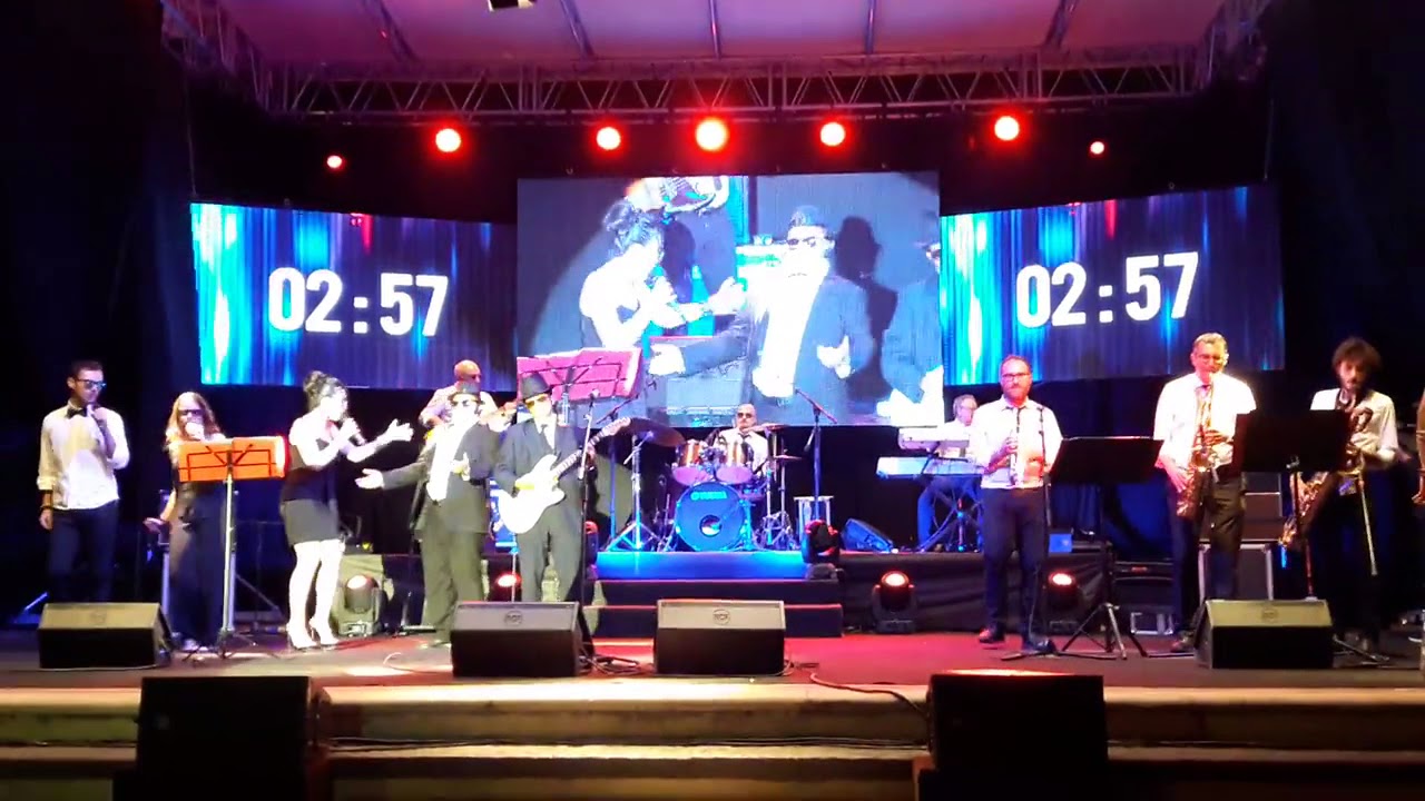 Joe Mariani The Blues Brothers Band RISUONI 2017 - YouTube
