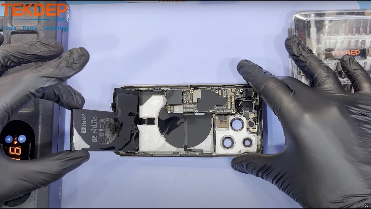 A look inside iPhone 14 Pro Tear-Down & Disassembly - YouTube