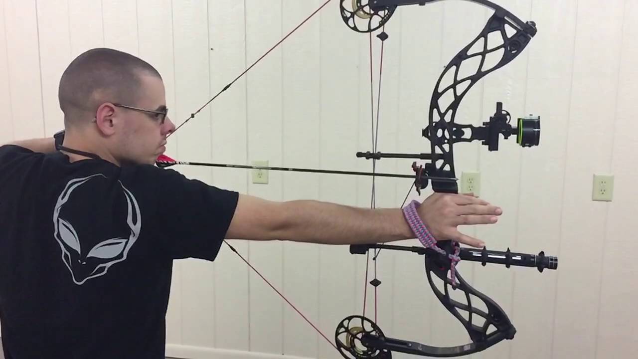 Bowtech Carbon Icon slo-mo with Derek - YouTube