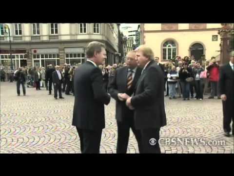 Egg thrown at German president during tour
