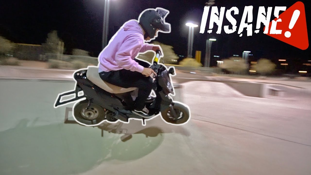 SCOOTERS IN THE SKATEPARK | CRAZY 50cc MOPEDS - YouTube