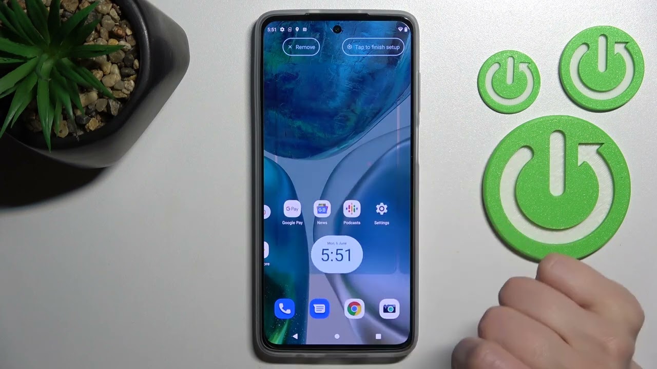 How to Add and Remove Home Screen Widgets on MOTOROLA Moto G52 - Manage ...