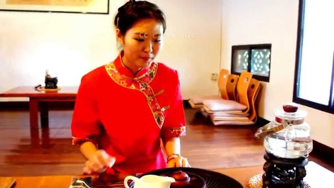 How to Drink in Chinese Tea Ceremony - YouTube