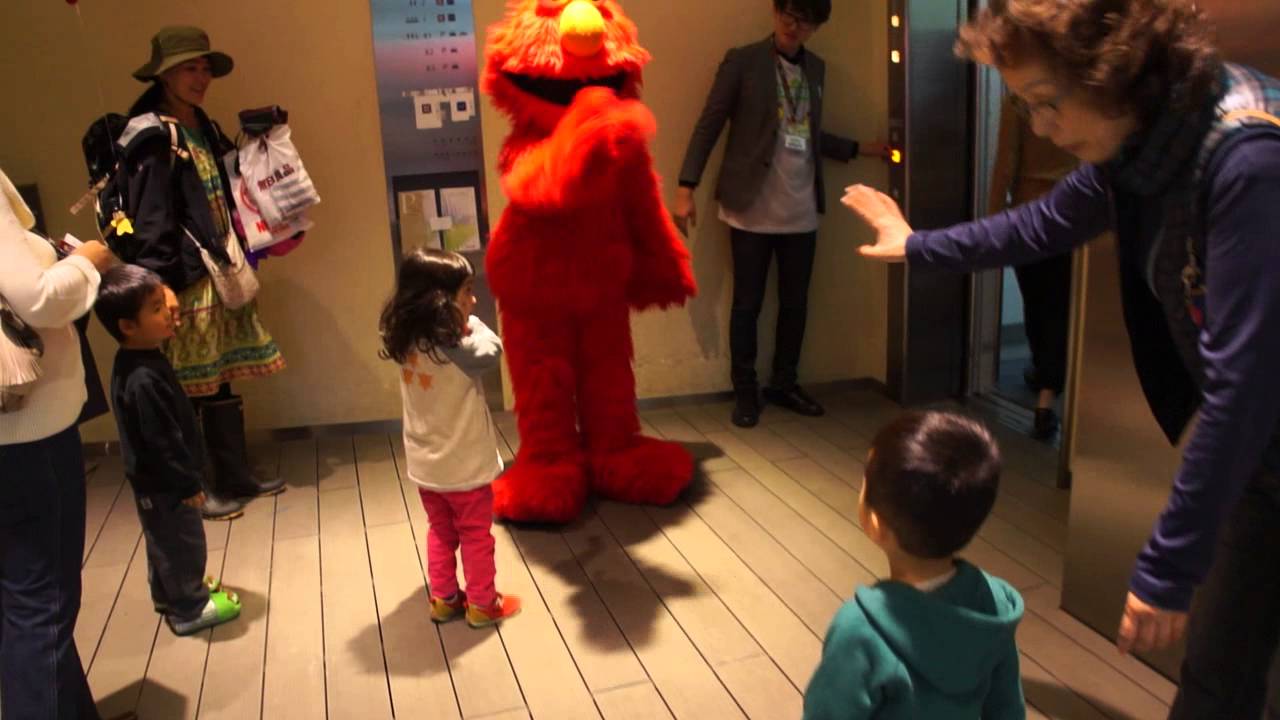 Tas@24mos meets Elmo 4 byebye Elmo - YouTube