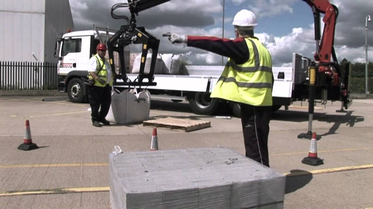 The Safe Use of Lorry Loaders - YouTube