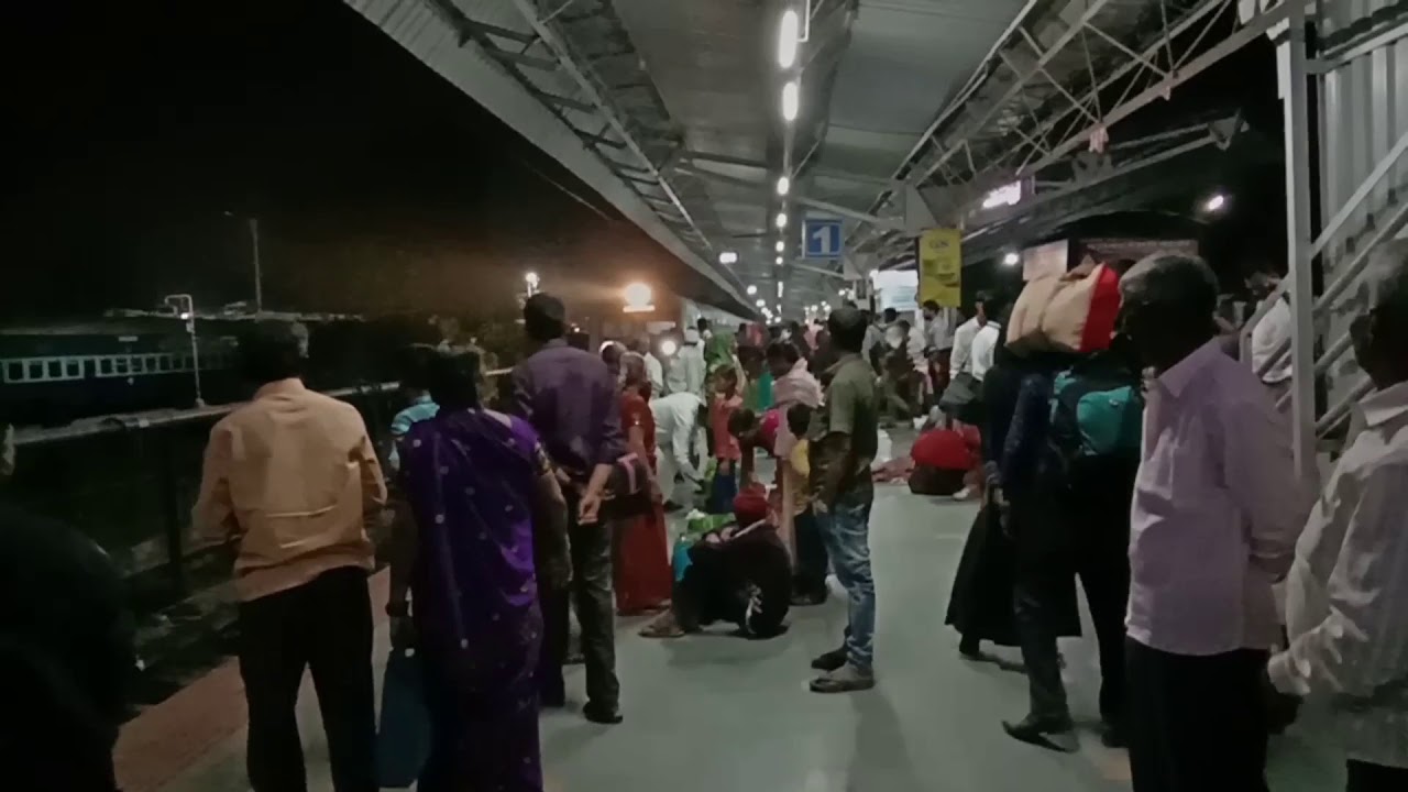 ARRIVAL OF 71419 PUNE - KOLHAPUR DEMU AT MIRAJ JUNCTION - YouTube