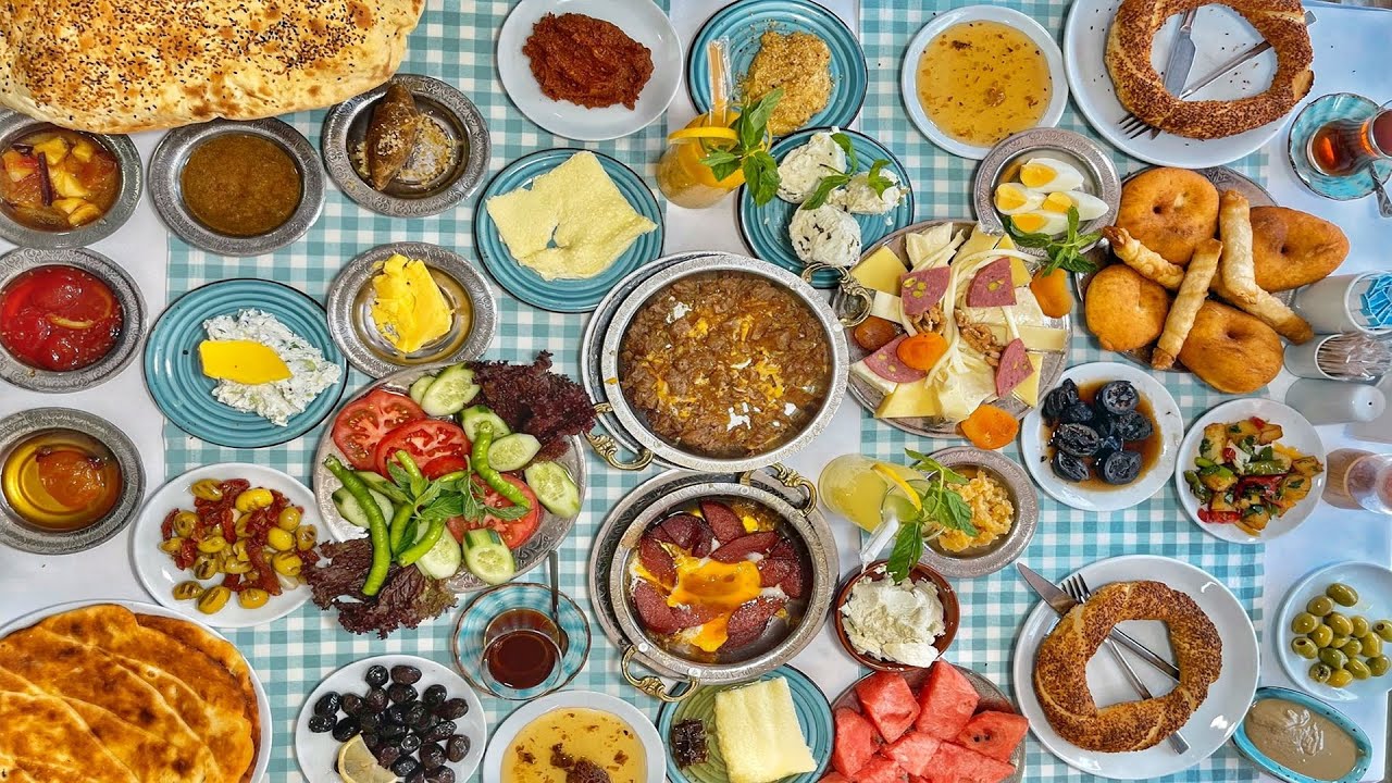 The Ultimate Traditional Feast: Unveiling the Authentic Flavors of Van ...