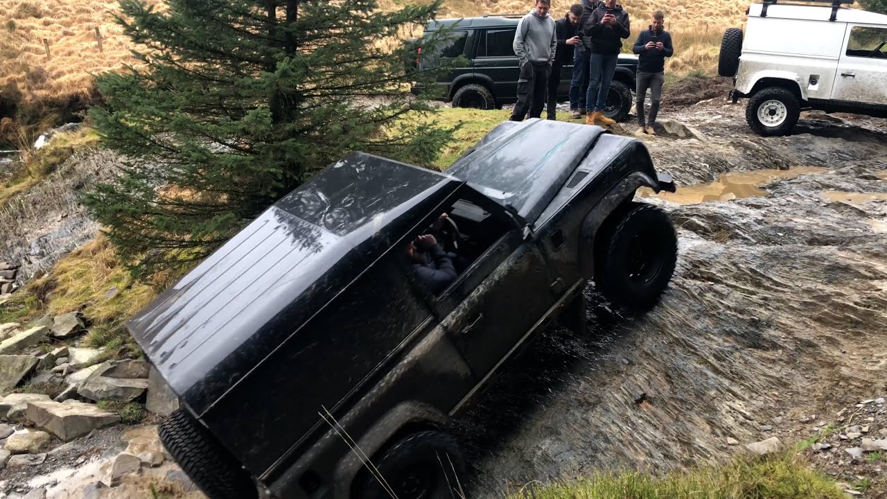 STRATA FLORIDA, 4X4 Off-Roading In WALES, Discovery 2's Defenders ...