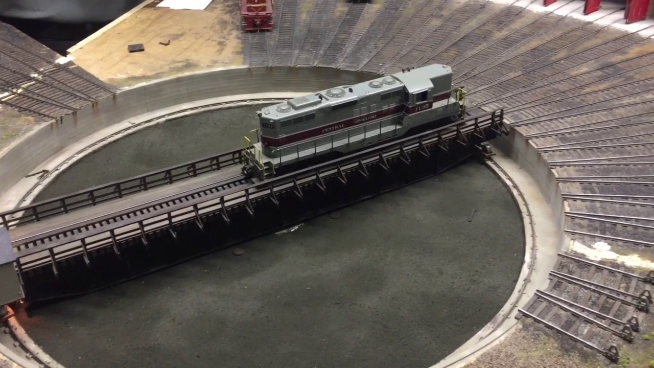 East Davidson Turntable & Roundhouse - Model Railroad Club of Toronto - YouTube
