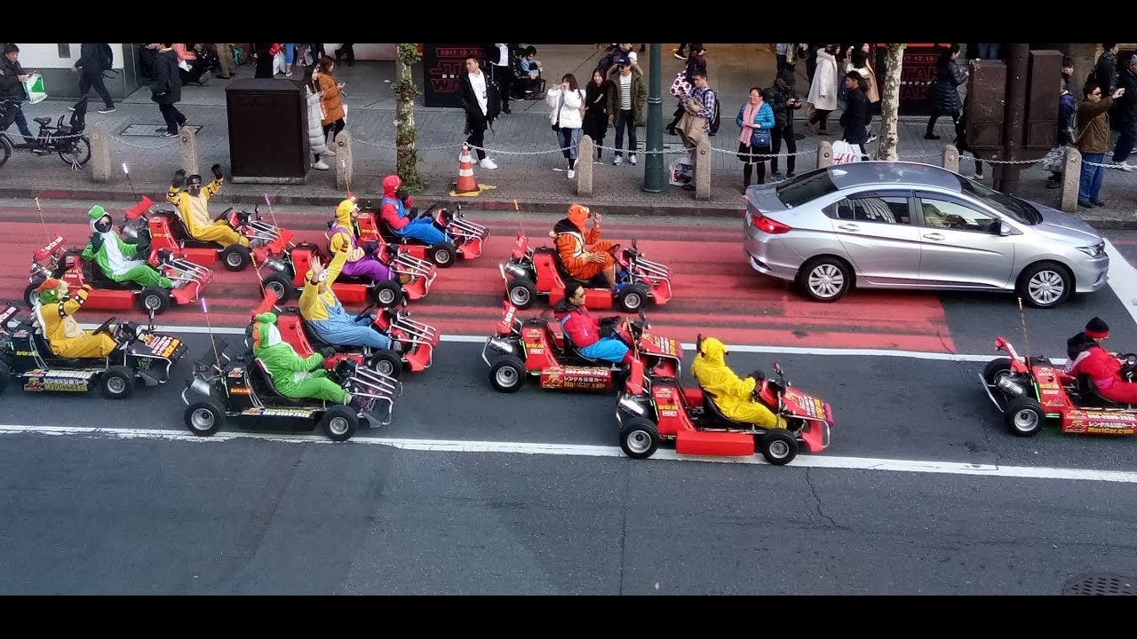 Mario Kart in Tokyo Shibuya - YouTube