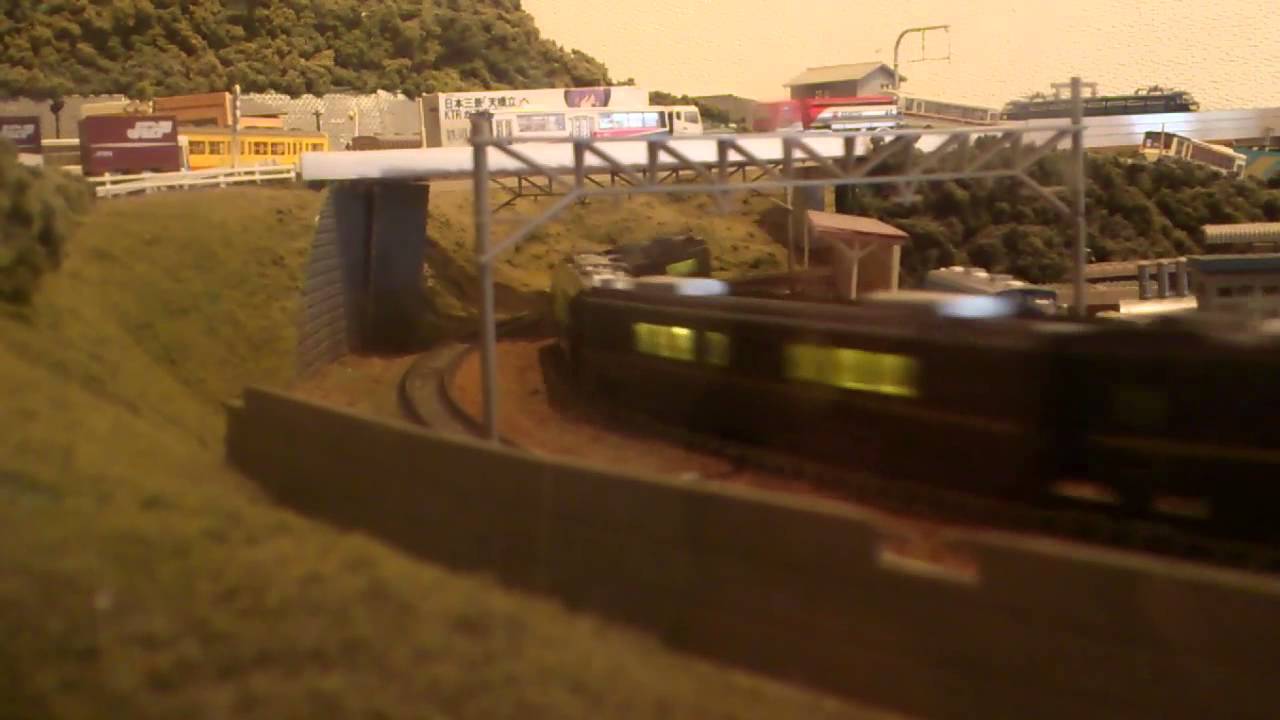 DD51-842号機牽引，E655系走行 - YouTube