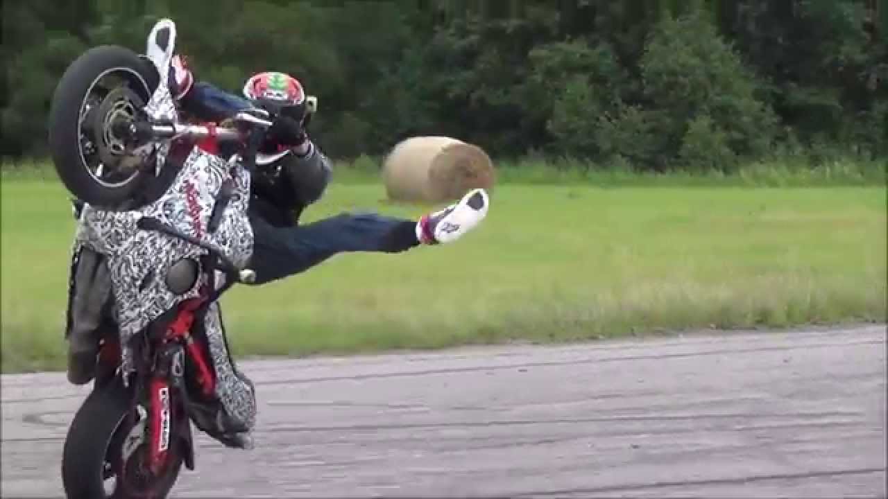 Honda CBR 600 F4i stunts - YouTube