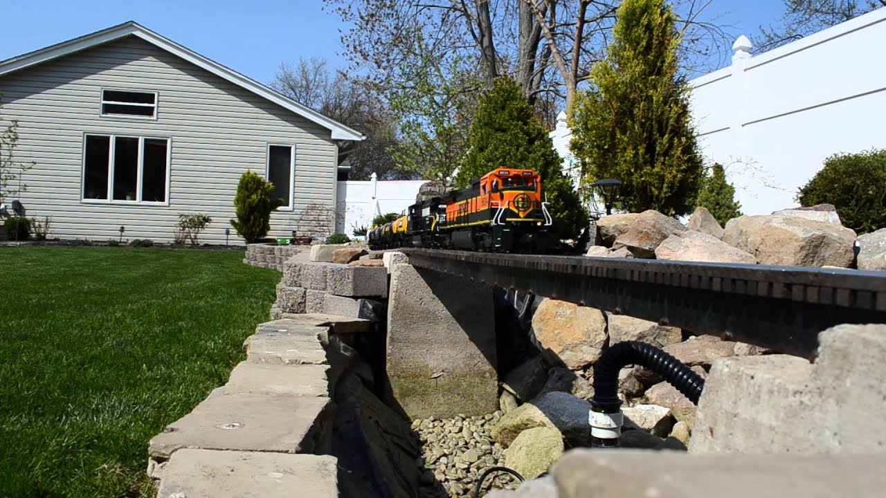 MTH G Gauge BNSF diesels pulling mixed freight track test - YouTube