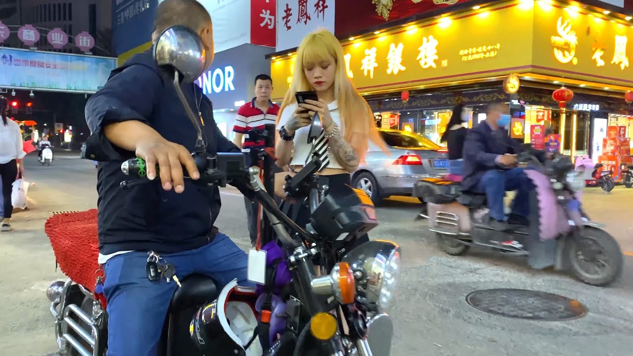 東莞街邊的拉客佬|WALK IN DONGGUAN STREET - YouTube