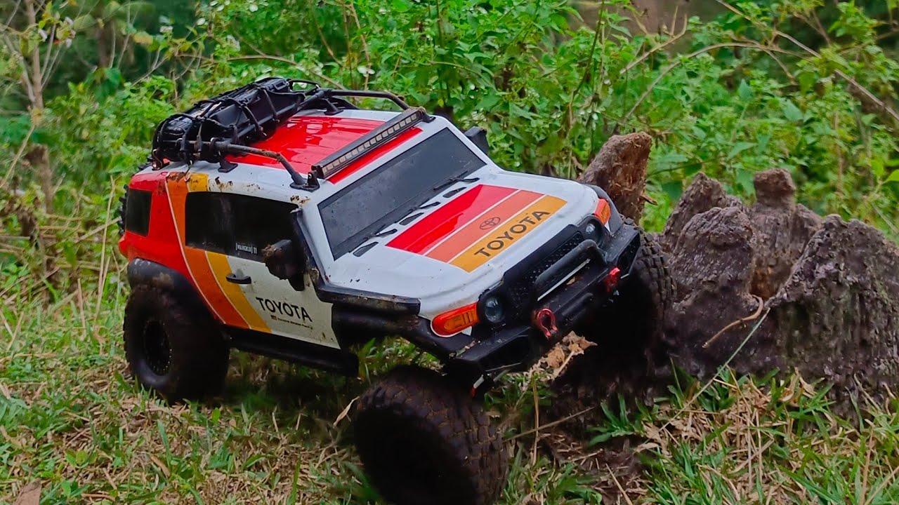 RC CRAWLER 4X4 1:10 SCALE | RIVER CROSSING - YouTube