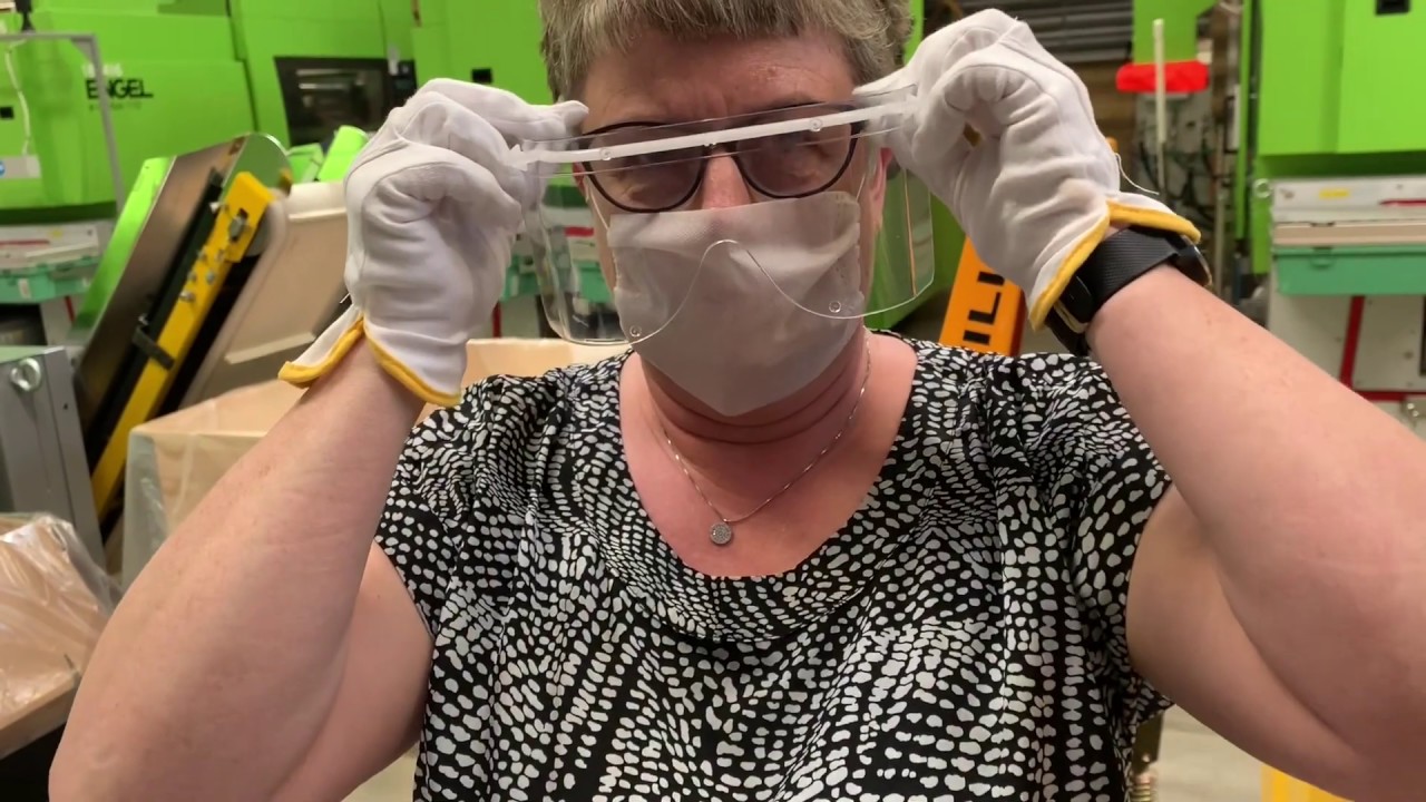 LEGO moulding PPE masks to help stop COVID-19 - YouTube