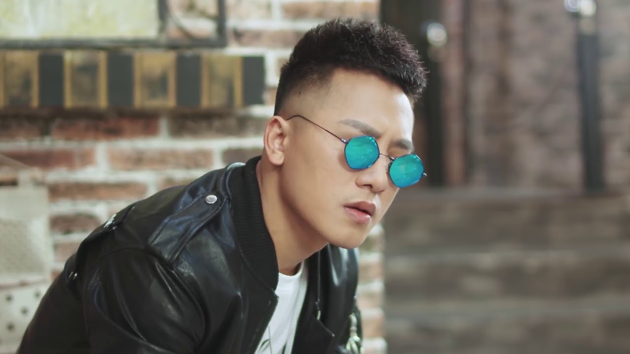 Ngắm Hoa Lệ Rơi Châu Khải Phong Lyrics MV - YouTube