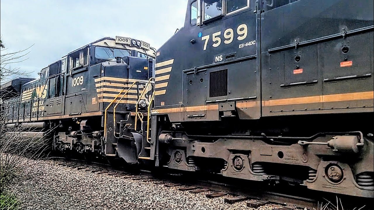 Norfolk Southern Double Stack Intermodal Train In Wyoming Ohio! - YouTube