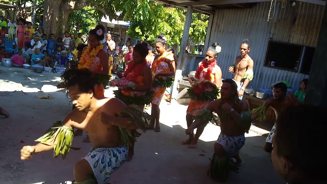 Doris Pakele's Wedding - Canoe dance - YouTube