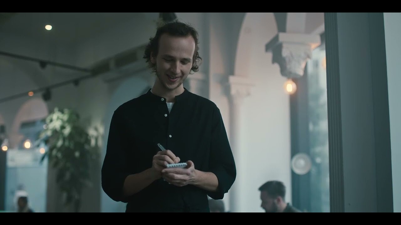 Valaki figyel - YouTube