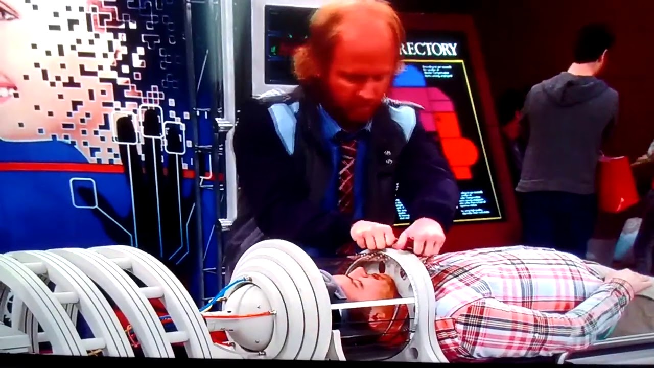 ICARLY Gibby gets his head stuck. - YouTube